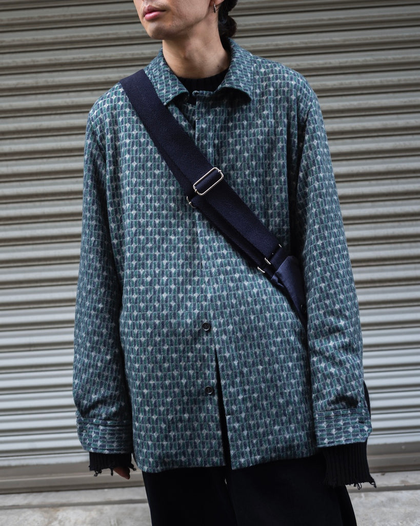 OVERSIZED GRADATION PLEATS JACKET | cliché